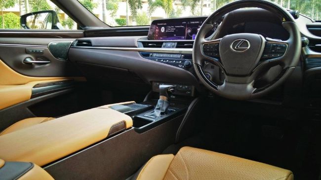 Lexus Chauffeur Car | Lexus Private Hire